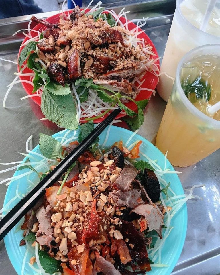 Vietnamese street food: TOP 15 popular and tasty dishes