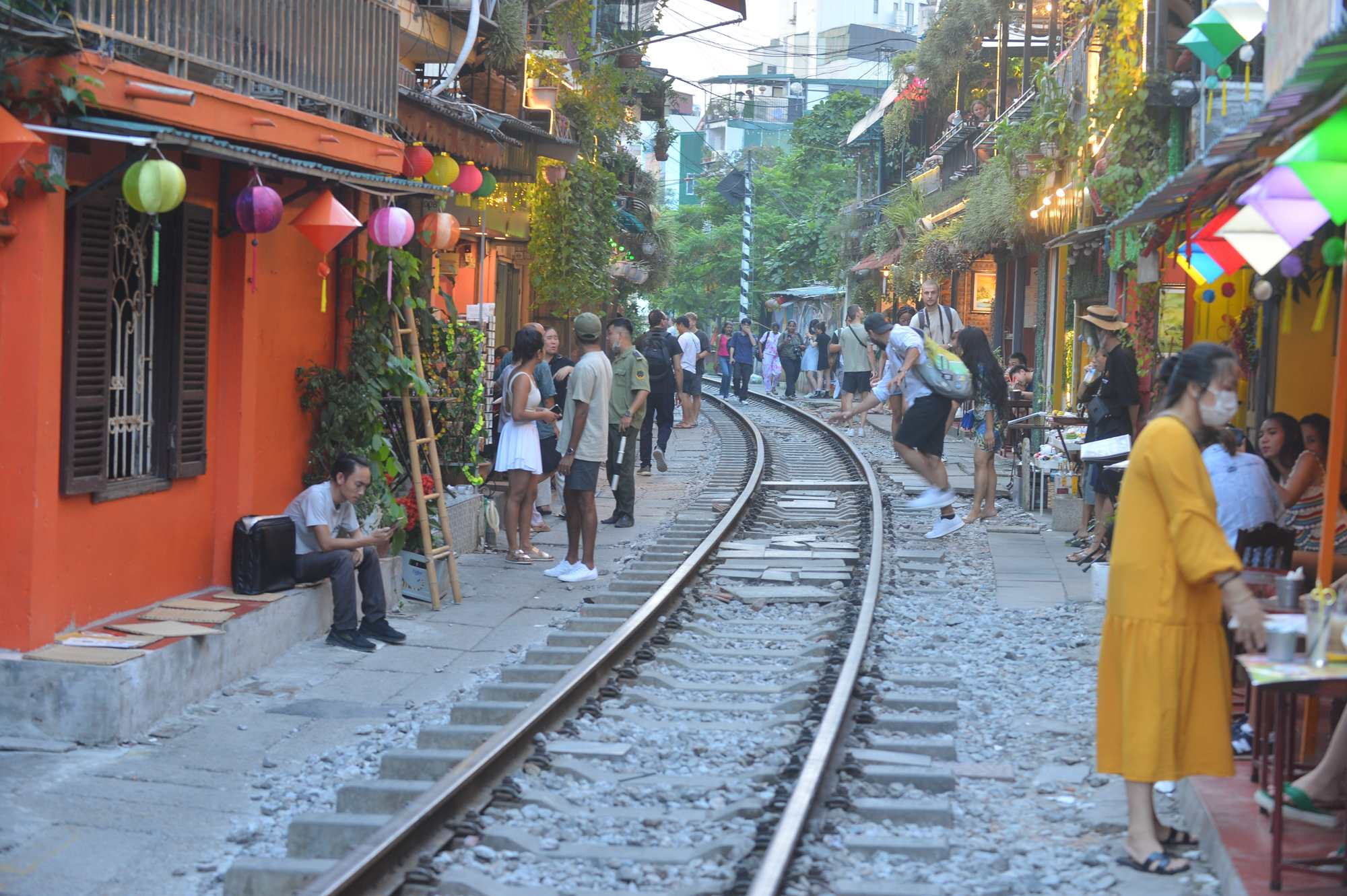 Hanoi train street: Reminisce the splendid past of a unique place