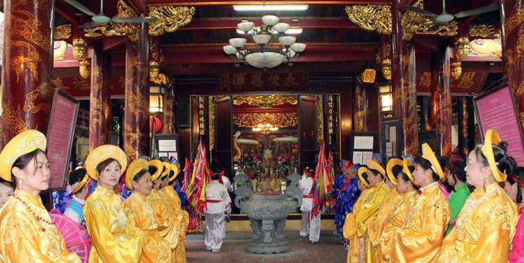 Bach Ma Temple: Explore an important cultural relic of Hanoi
