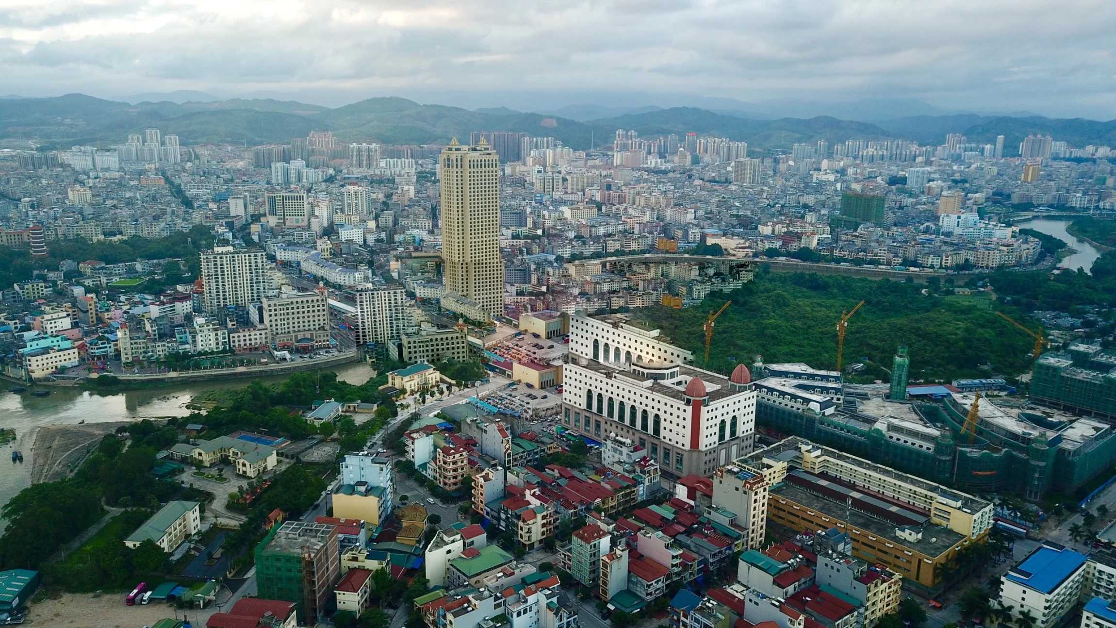 Mong Cai City, Quang Ninh: A complete guide for visitors