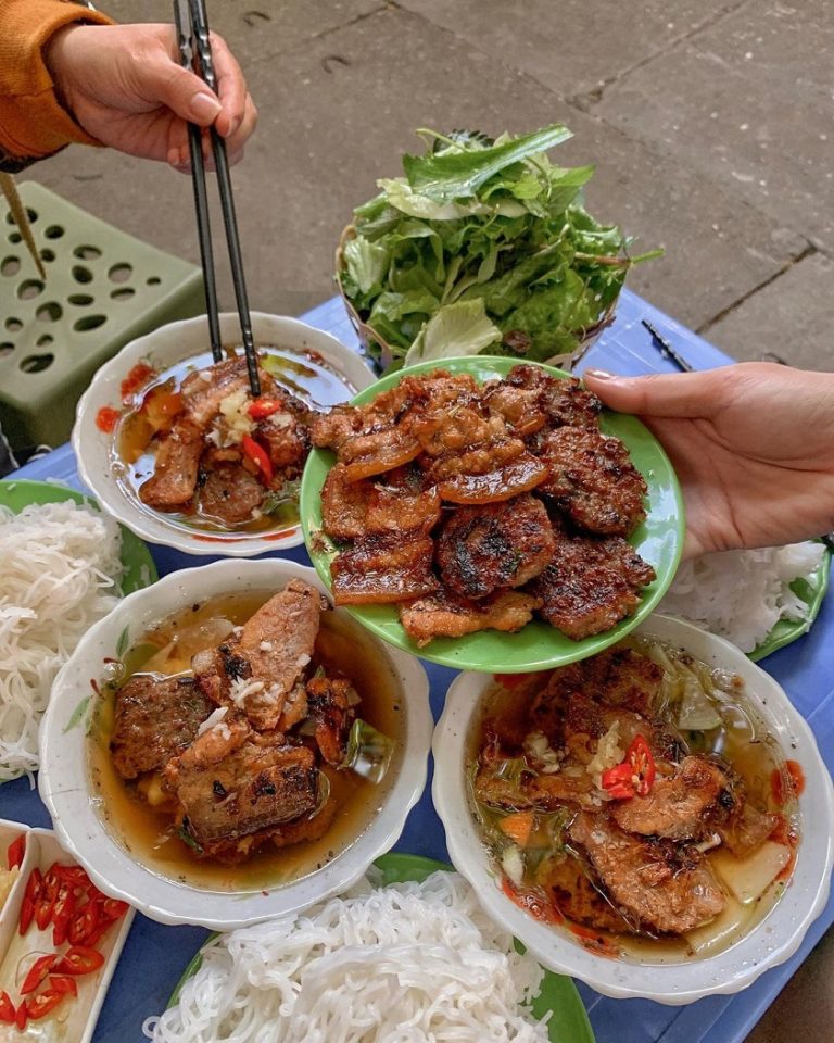 Vietnamese traditional foods: Top 30 culinary delights