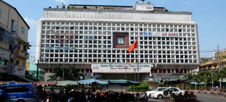 Saigon markets: 15+ MUST-VISITS for cultural immersion