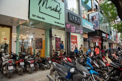 Shopping in Hanoi: 17 best spots every shopaholic must know