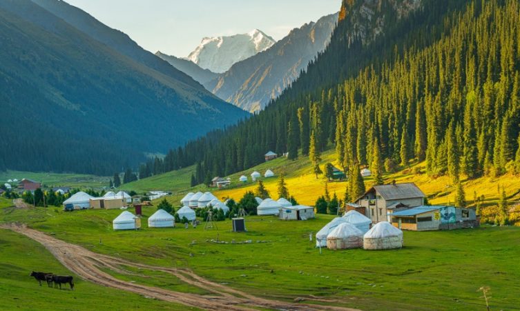 Central Asia travel itinerary: 5 recommended routes