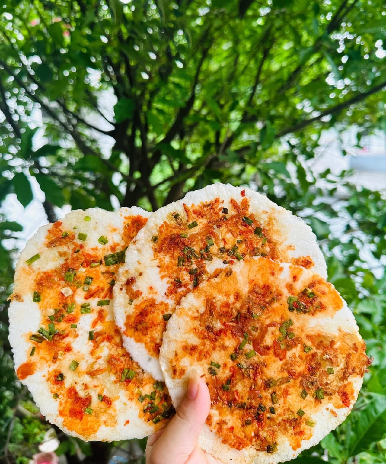 Bánh ép Huế: Gọi tên 10 quán ngon nức tiếng, ăn là ghiền