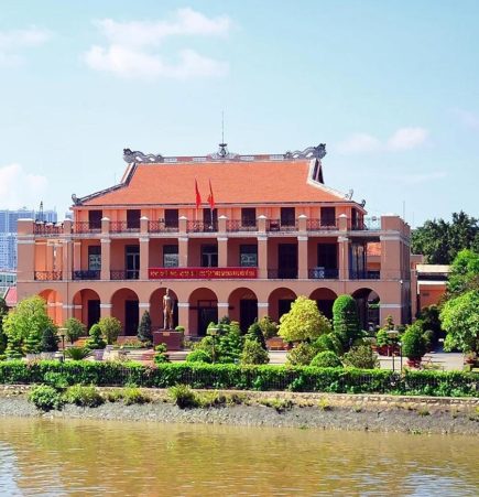 Bến Nhà Rồng: Địa chỉ, giá vé, giờ mờ cửa & kinh nghiệm đi