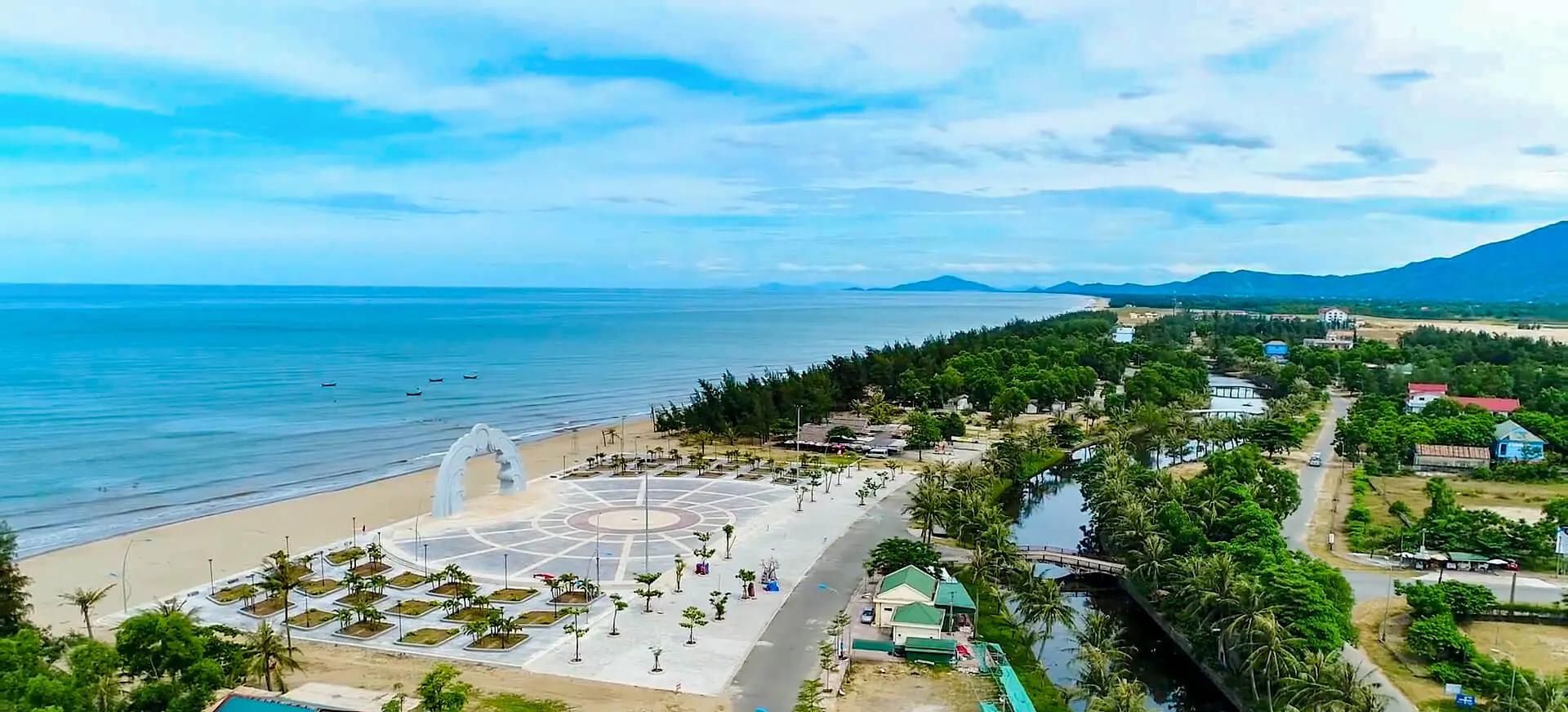 Biển Xuân Thành: Vẻ đẹp nguyên sơ, thơ mộng ở Hà Tĩnh