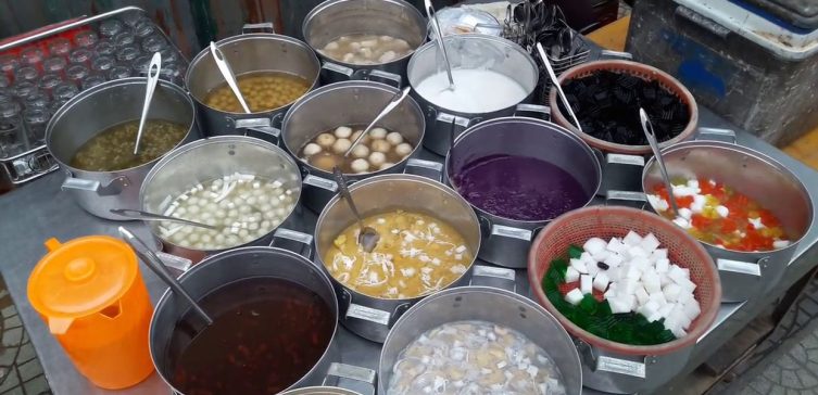 Chè cung đình Huế có gì đặc biệt? Gợi ý các quán chè ngon