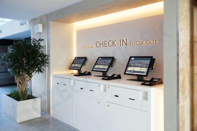 Check in là gì? Thủ tục & những lưu ý quan trọng cần biết