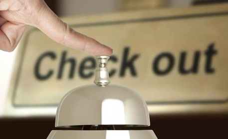 Check out là gì? Quy trình & lưu ý khi check out khách sạn