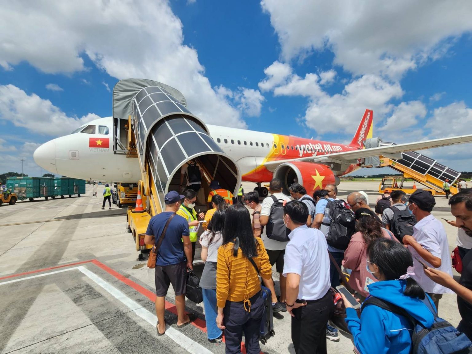 Đặt vé máy bay Vietjet: Hướng dẫn cách book vé rẻ - nhanh
