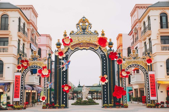 Review Grand World: Ăn gì, chơi gì, đi lại chi tiết nhất