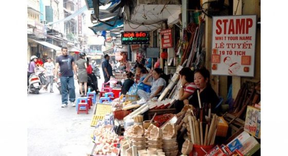 10 of the best spots to go shopping in Hanoi Old Quarter