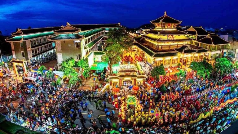 Vietnam Time - Grab The Essentials Before Traveling